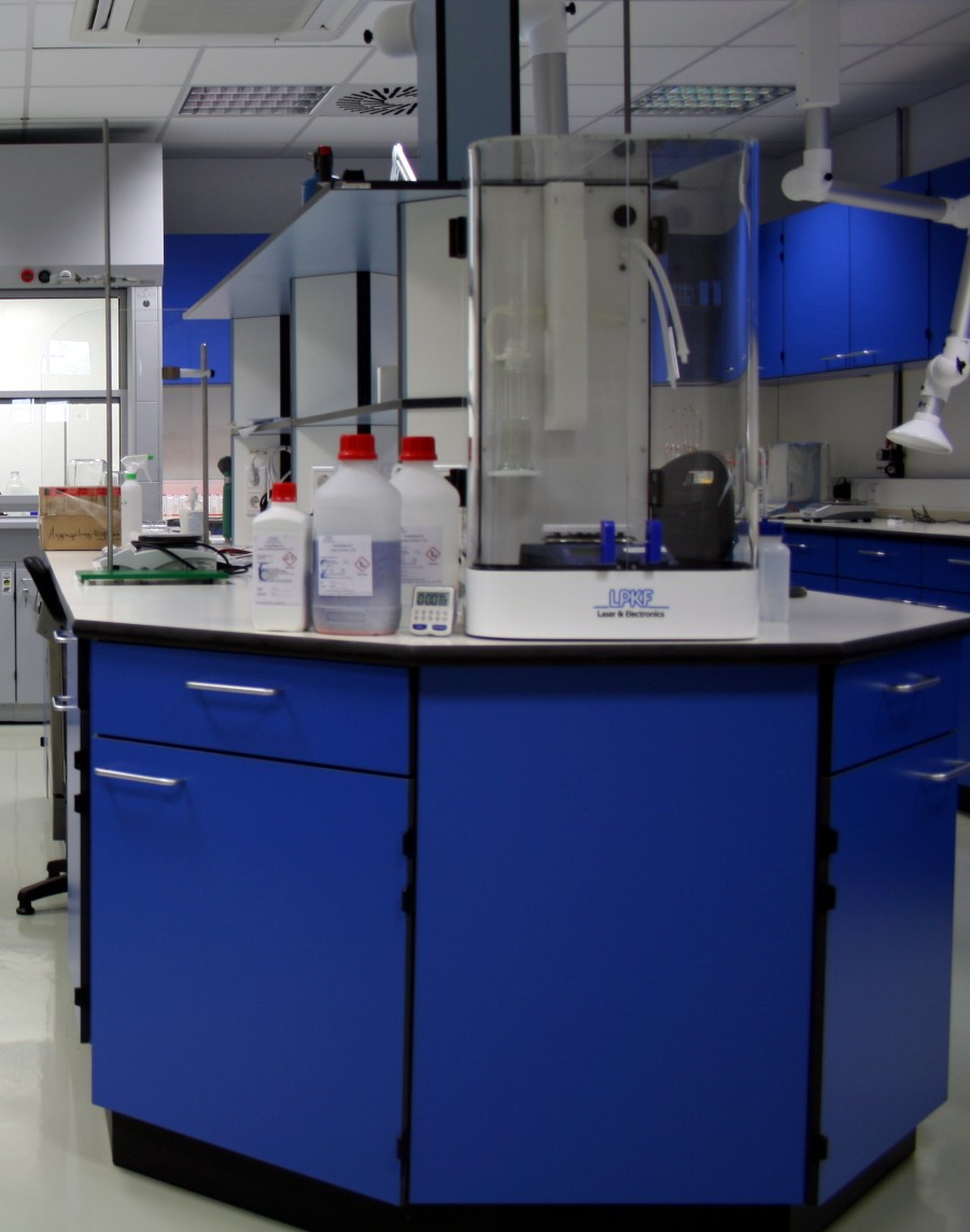 Labormöbel – LAT – Labor- und Analysen-Technik GmbH